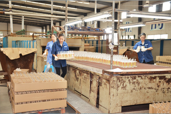 Wholesale Glass Packaging Manufacturer | WXglass