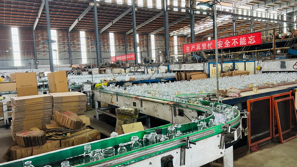 Wholesale Glass Packaging Manufacturer | WXglass